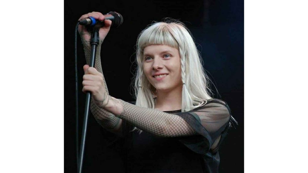 Aurora Aksnes Biography: Age, Height, Birthday, Family, Net Worth ...