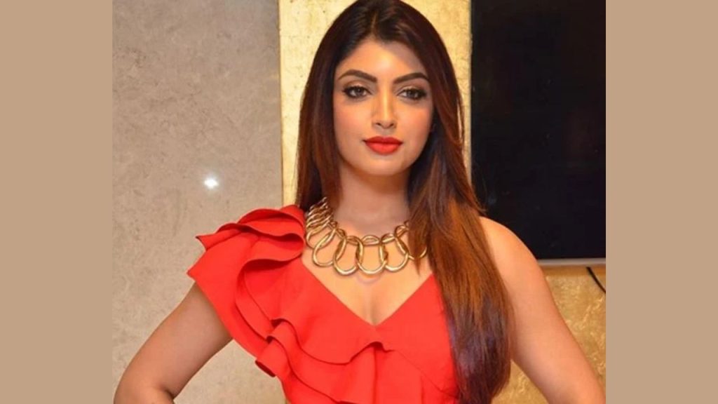 Akanksha Puri Biography: Age, Birthday, Early Life, Career, Family ...