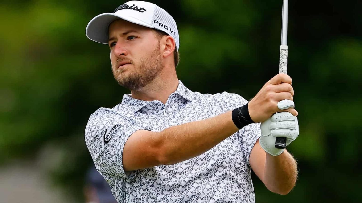 Lee Hodges Biography: Age, Birthday, Early Life, Career, Wife, Family ...