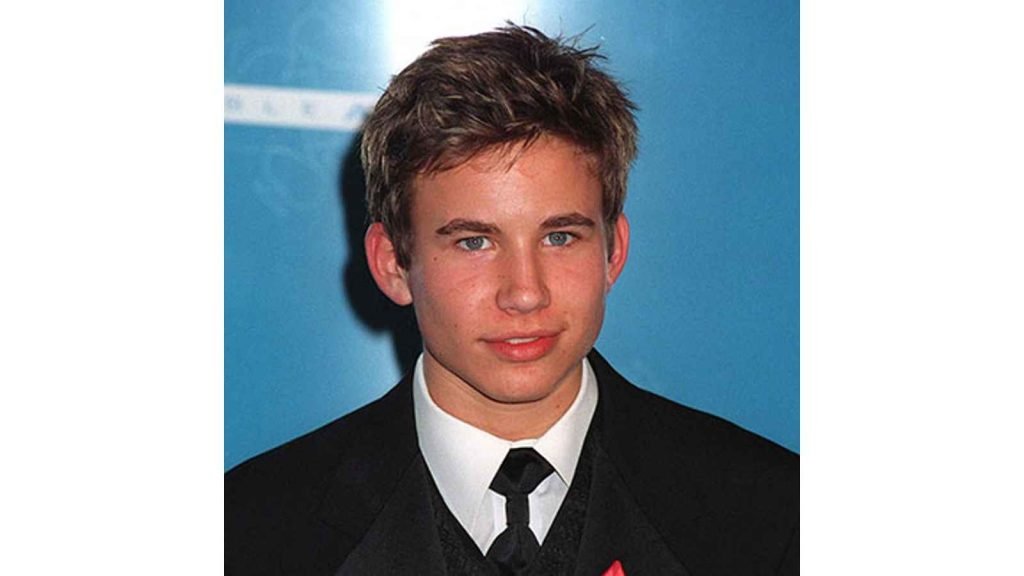 Jonathan Taylor Thomas Biography: Age, Height, Birthday, Family, Net ...