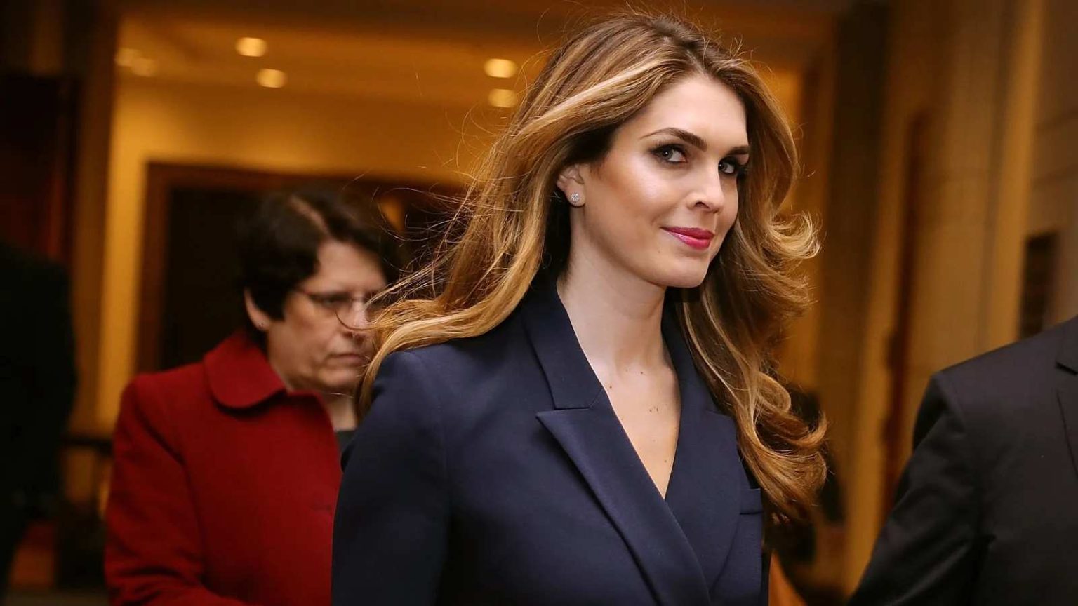 Hope Hicks Biography: Age, Height, Birthday, Family, Net Worth ...
