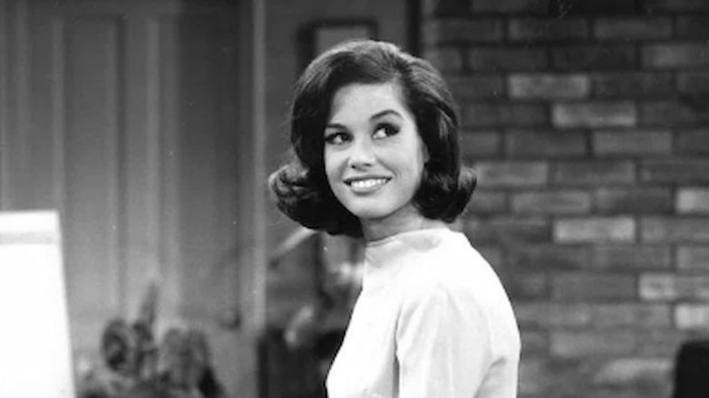Mary Tyler Moore Biography: Age, Height, Birthday, Career, Family ... Mary Tyler Moore Biography: Age, Height, Birthday, Career, Family ...